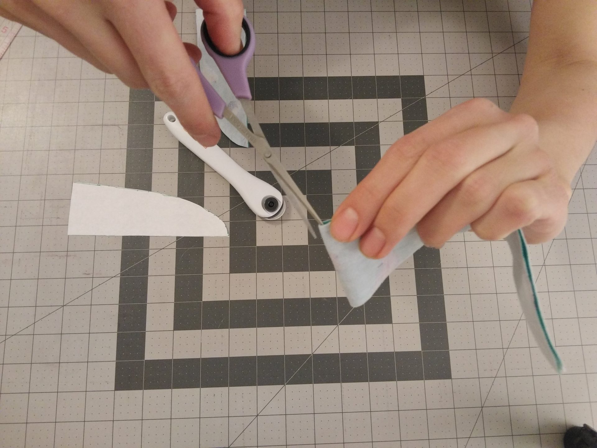 Adalynn Hack: How to add a shoulder flutter sleeve - Mamma Can Do It ...